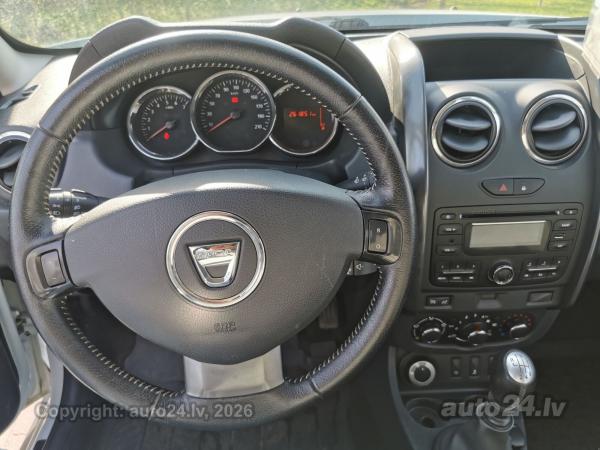 White Dacia Duster 2016 in Tallinn, with an engine capacity of 1.20 L and mileage of 263 thousand km for 4990 €, photo 8 on AUTOMOTO.COM.LV
