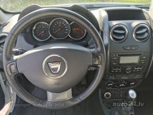 Balts Dacia Duster 2016 Tallina, ar dzinēja tilpumu 1.20 L un nobraukumu 263 tūkst. km par 4990 €, foto 8 vietnē AUTOMOTO.COM.LV