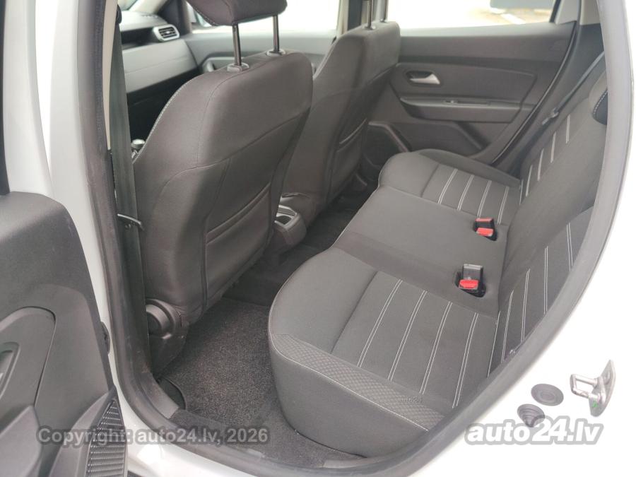 Белый Дачия Duster 2022 в Тарту, объемом двигателя 1.00 л и пробегом 90 тыс. км за 11500 €, фото 11 на AUTOMOTO.COM.LV