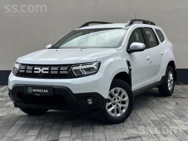 Белый Дачия Duster 2023 в Рига, объемом двигателя 1.00 л и пробегом 37 тыс. км за 12950 €, фото 1 на AUTOMOTO.COM.LV