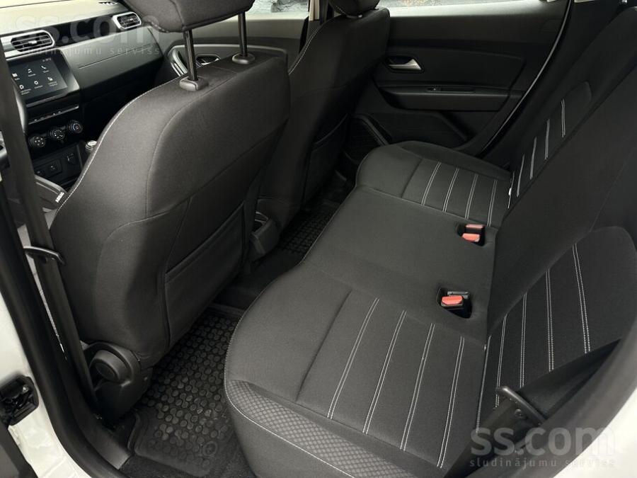 Balts Dacia Duster 2023 Rīga, ar dzinēja tilpumu 1.00 L un nobraukumu 37 tūkst. km par 12950 €, foto 18 vietnē AUTOMOTO.COM.LV