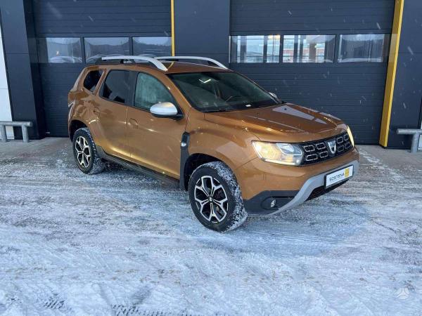 Yellow Dacia Duster 2018 in Vilnius, with an engine capacity of 1.60 L and mileage of 61 thousand km for 9000 €, photo 1 on AUTOMOTO.COM.LV