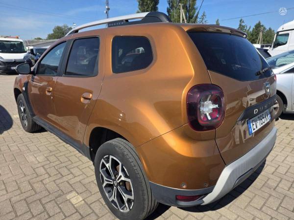 Yellow Dacia Duster 2018 in Taurage, with an engine capacity of 1.46 L and mileage of 190 thousand km for 8900 €, photo 6 on AUTOMOTO.COM.LV