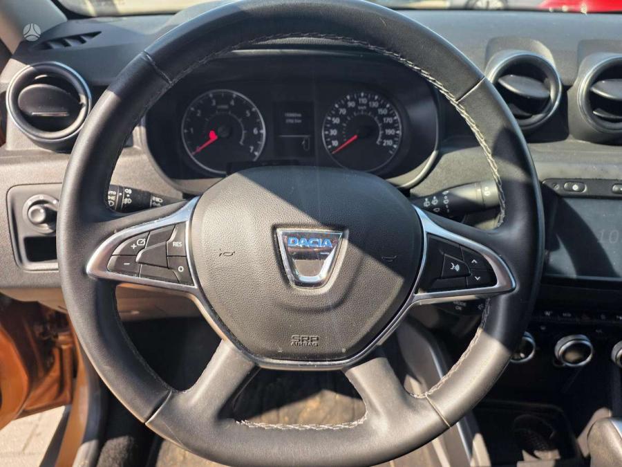 Yellow Dacia Duster 2018 in Taurage, with an engine capacity of 1.46 L and mileage of 190 thousand km for 8900 €, photo 10 on AUTOMOTO.COM.LV