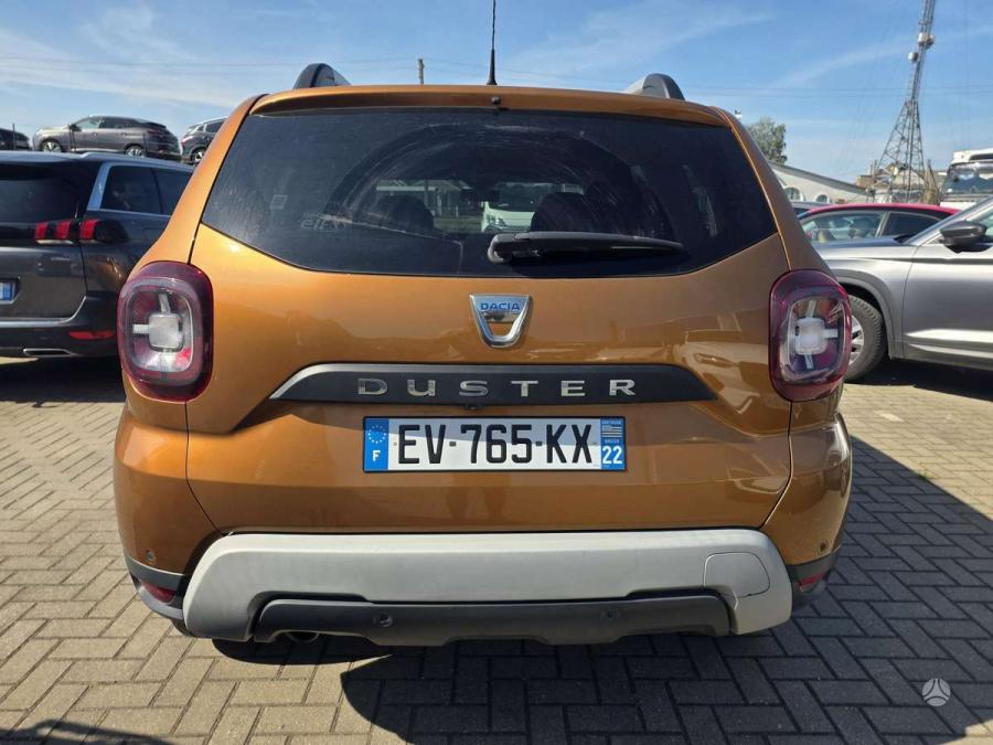 Yellow Dacia Duster 2018 in Taurage, with an engine capacity of 1.46 L and mileage of 190 thousand km for 8900 €, photo 6 on AUTOMOTO.COM.LV