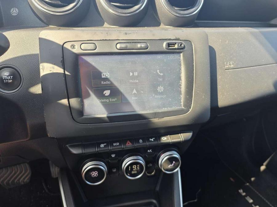 Yellow Dacia Duster 2018 in Taurage, with an engine capacity of 1.46 L and mileage of 190 thousand km for 8900 €, photo 14 on AUTOMOTO.COM.LV