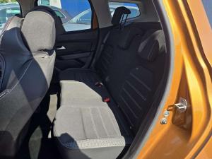 Yellow Dacia Duster 2018 in Taurage, with an engine capacity of 1.46 L and mileage of 190 thousand km for 8900 €, photo 16 on AUTOMOTO.COM.LV