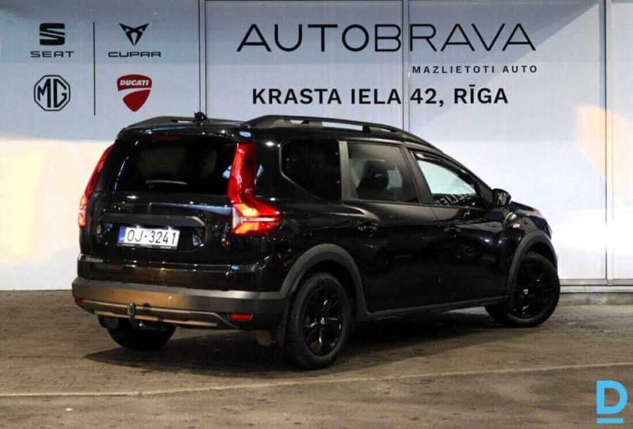 Melns Dacia Jogger 2022 Rīga, ar dzinēja tilpumu 1.00 L un nobraukumu 62 tūkst. km par 13490 €, foto 2 vietnē AUTOMOTO.COM.LV
