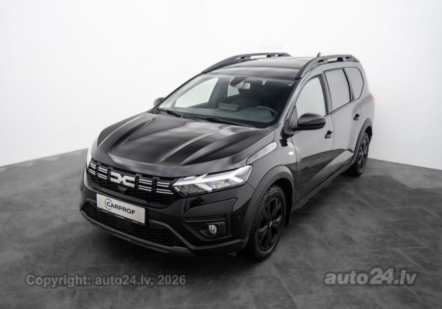 Black Dacia Jogger 2022 in Tallinn, with an engine capacity of 1.00 L and mileage of 67 thousand km for 12999 €, photo 1 on AUTOMOTO.COM.LV