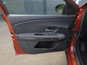 Brown Dacia Jogger 2023 in Kaunas, with an engine capacity of 1.00 L and mileage of 130 thousand km for 5800 €, photo 22 on AUTOMOTO.COM.LV