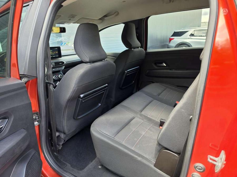 Brown Dacia Jogger 2023 in Kaunas, with an engine capacity of 1.00 L and mileage of 130 thousand km for 5800 €, photo 24 on AUTOMOTO.COM.LV