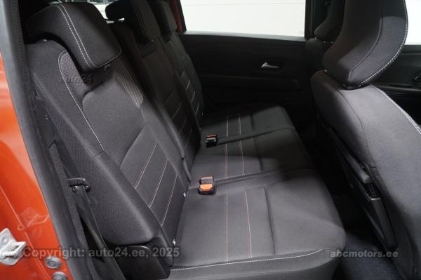 Brown Dacia Jogger 2022 in Tallinn, with an engine capacity of 1.00 L and mileage of 157 thousand km for 13490 €, photo 11 on AUTOMOTO.COM.LV