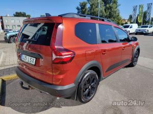 Brown Dacia Jogger 2022 in Tartu, with an engine capacity of 1.00 L and mileage of 109 thousand km for 11900 €, photo 4 on AUTOMOTO.COM.LV
