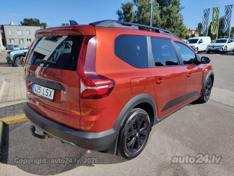 Brown Dacia Jogger 2022 in Tartu, with an engine capacity of 1.00 L and mileage of 109 thousand km for 11900 €, photo 4 on AUTOMOTO.COM.LV