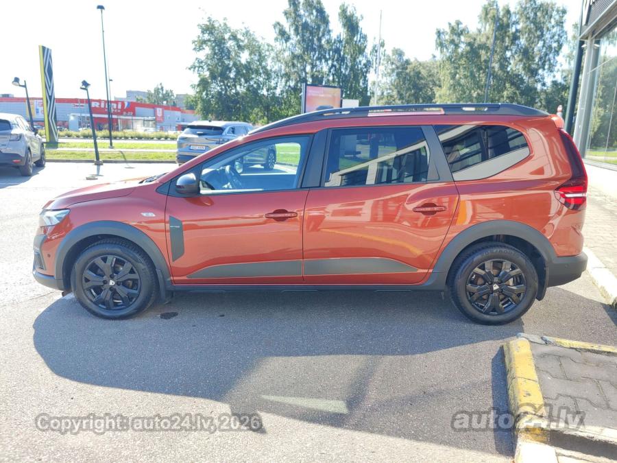 Brown Dacia Jogger 2022 in Tartu, with an engine capacity of 1.00 L and mileage of 109 thousand km for 11900 €, photo 7 on AUTOMOTO.COM.LV