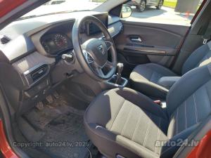 Brown Dacia Jogger 2022 in Tartu, with an engine capacity of 1.00 L and mileage of 109 thousand km for 11900 €, photo 10 on AUTOMOTO.COM.LV