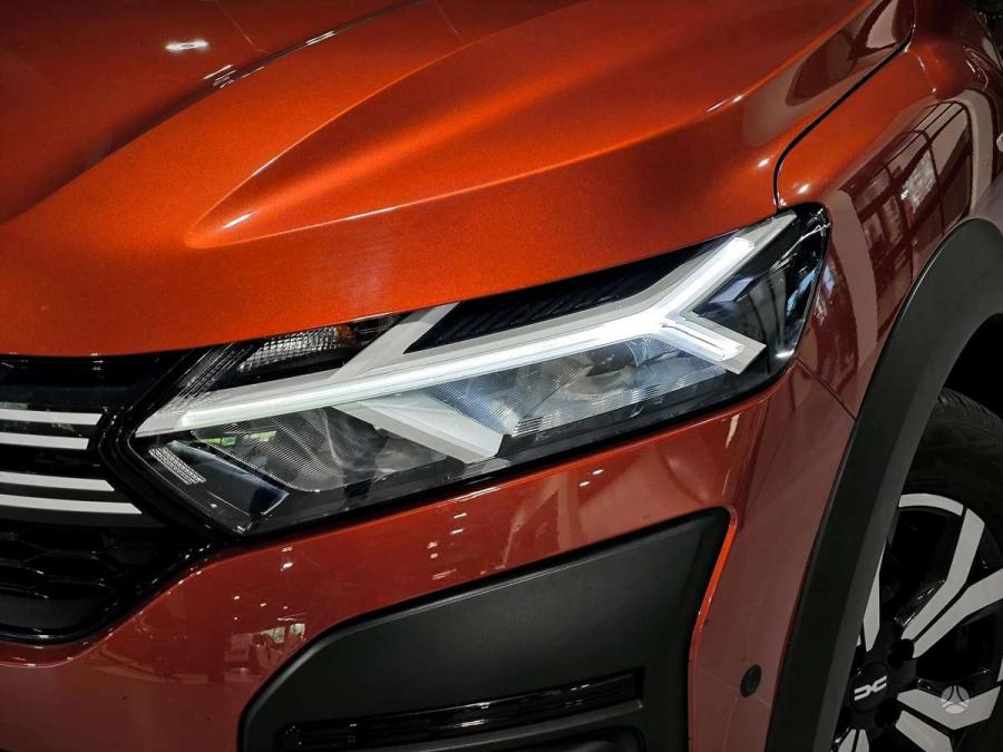Brūns Dacia Jogger 2023 Kauņa, ar dzinēja tilpumu 1.00 L un nobraukumu 31 tūkst. km par 13500 €, foto 4 vietnē AUTOMOTO.COM.LV