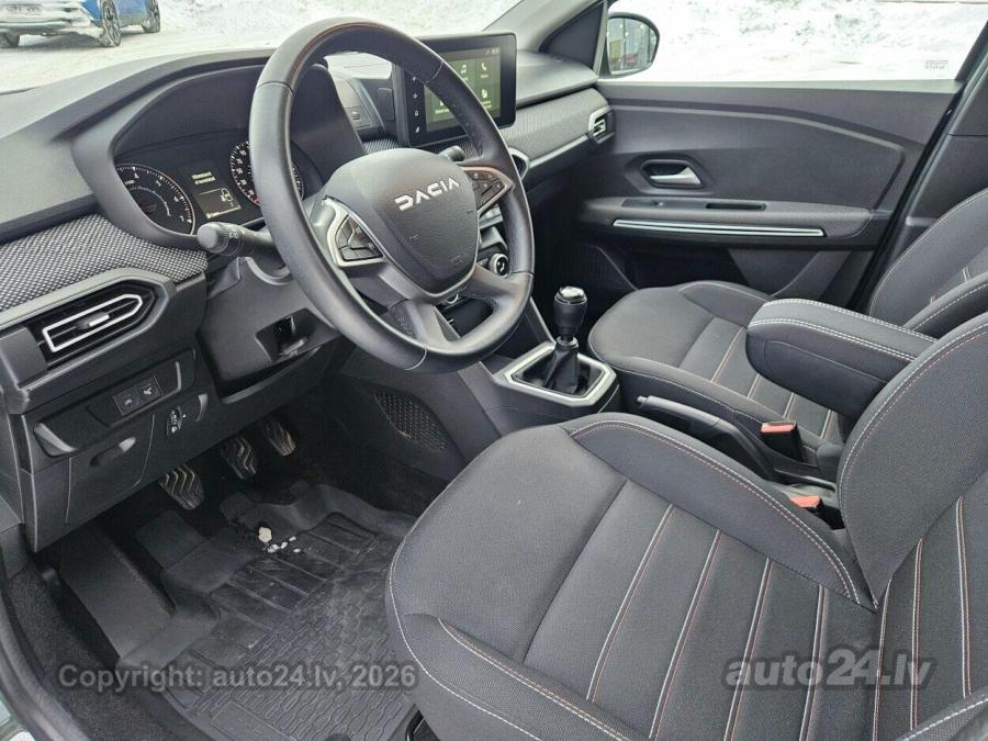 Zaļš Dacia Jogger 2023 Tartu, ar dzinēja tilpumu 1.00 L un nobraukumu 61 tūkst. km par 15990 €, foto 7 vietnē AUTOMOTO.COM.LV