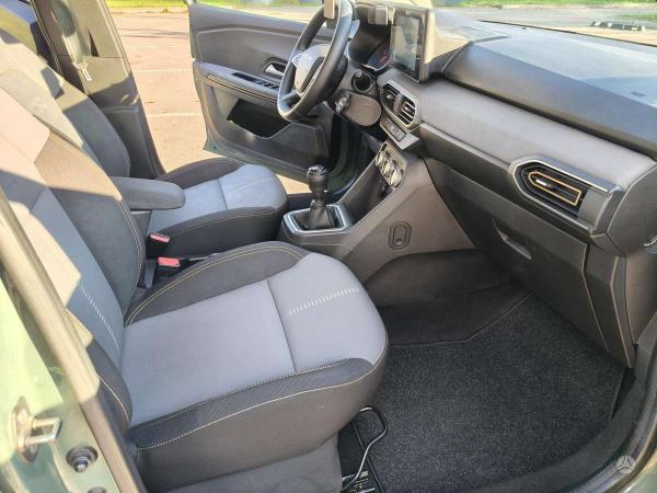 Zaļš Dacia Jogger 2023 Kaišiadorys, ar dzinēja tilpumu 1.00 L un nobraukumu 43 tūkst. km par 14999 €, foto 11 vietnē AUTOMOTO.COM.LV