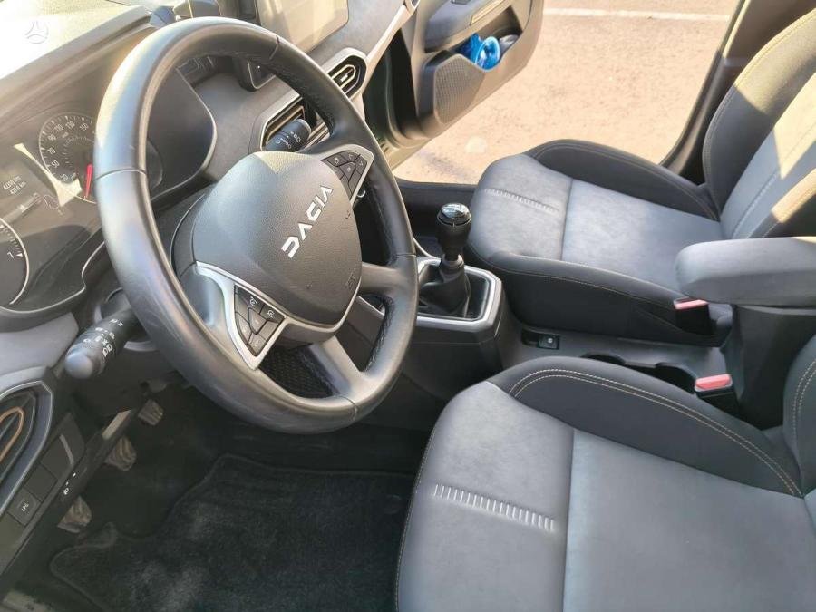 Zaļš Dacia Jogger 2023 Kaišiadorys, ar dzinēja tilpumu 1.00 L un nobraukumu 43 tūkst. km par 14999 €, foto 12 vietnē AUTOMOTO.COM.LV