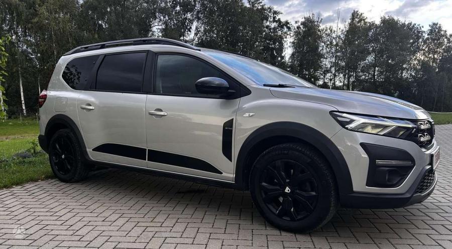 Pelēks Dacia Jogger 2022 Utena, ar dzinēja tilpumu 1.00 L un nobraukumu 271 tūkst. km par 7995 €, foto 14 vietnē AUTOMOTO.COM.LV