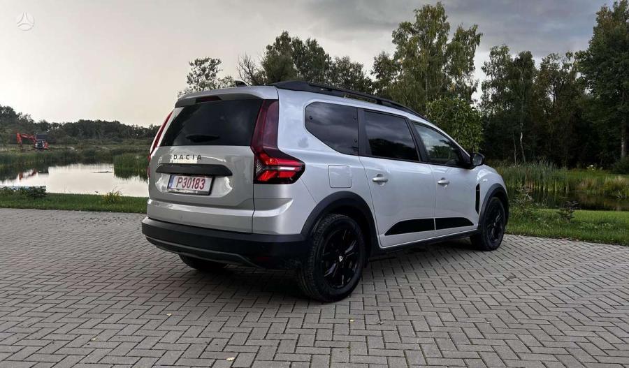 Pelēks Dacia Jogger 2022 Utena, ar dzinēja tilpumu 1.00 L un nobraukumu 271 tūkst. km par 7995 €, foto 18 vietnē AUTOMOTO.COM.LV