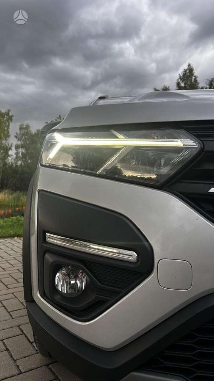 Pelēks Dacia Jogger 2022 Utena, ar dzinēja tilpumu 1.00 L un nobraukumu 271 tūkst. km par 7995 €, foto 34 vietnē AUTOMOTO.COM.LV