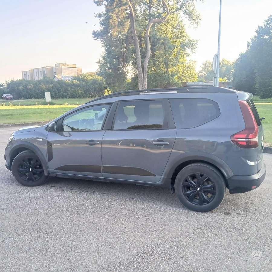 Pelēks Dacia Jogger 2023 Viļņa, ar dzinēja tilpumu 1.00 L un nobraukumu 119 tūkst. km par 10800 €, foto 3 vietnē AUTOMOTO.COM.LV