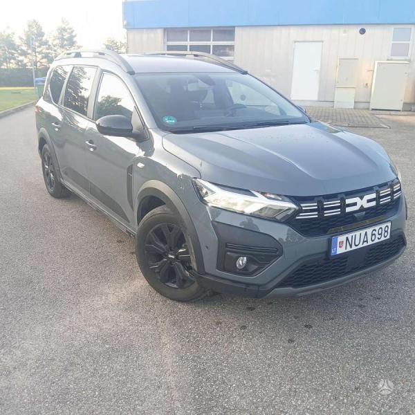 Дачия Jogger 2023 в Вильнюс на AUTOMOTO.COM.LV Серый Дачия Jogger 2023 в Вильнюс, объемом двигателя 1.00 л и пробегом 120 тыс. км за 10600 €, фото 1 на AUTOMOTO.COM.LV