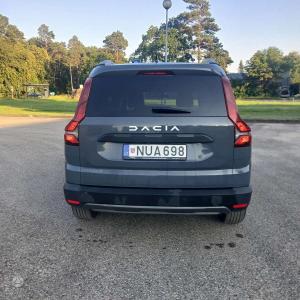 Pelēks Dacia Jogger 2023 Viļņa, ar dzinēja tilpumu 1.00 L un nobraukumu 120 tūkst. km par 10600 €, foto 5 vietnē AUTOMOTO.COM.LV