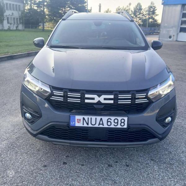 Дачия Jogger 2023 в Вильнюс на AUTOMOTO.COM.LV Серый Дачия Jogger 2023 в Вильнюс, объемом двигателя 1.00 л и пробегом 120 тыс. км за 10600 €, фото 8 на AUTOMOTO.COM.LV
