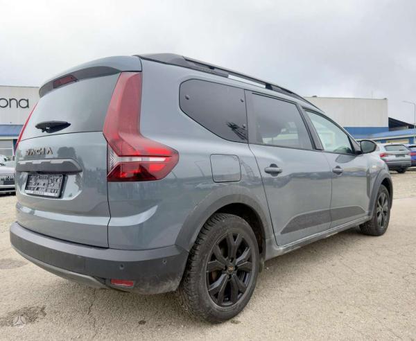 Pelēks Dacia Jogger 2023 Šauļi, ar dzinēja tilpumu 1.60 L un nobraukumu 22 tūkst. km par 14450 €, foto 5 vietnē AUTOMOTO.COM.LV