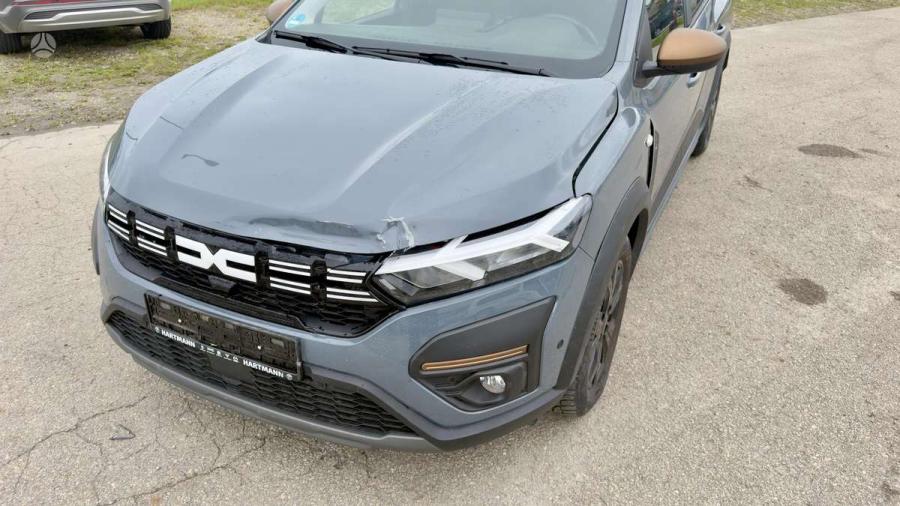 Pelēks Dacia Jogger 2023 Šauļi, ar dzinēja tilpumu 1.60 L un nobraukumu 22 tūkst. km par 14450 €, foto 9 vietnē AUTOMOTO.COM.LV