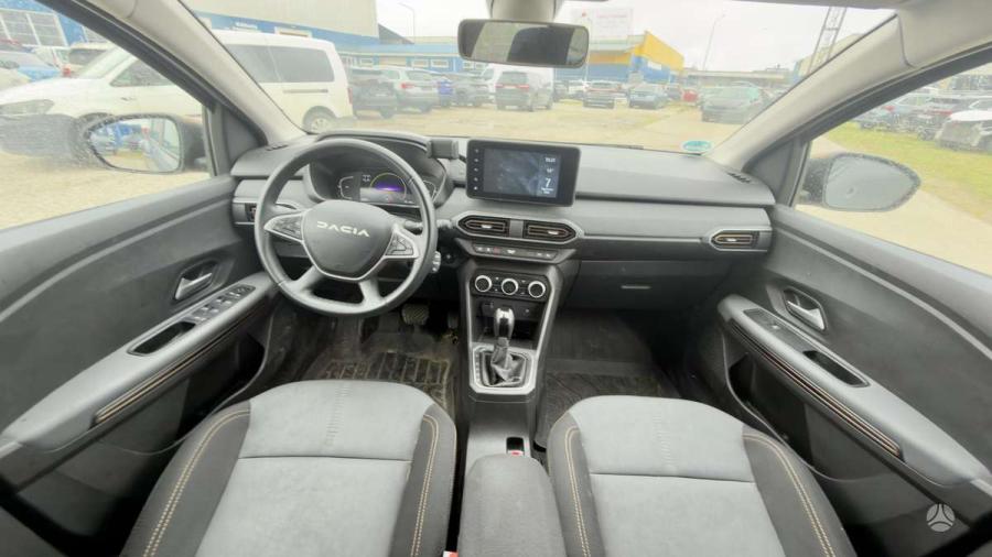 Pelēks Dacia Jogger 2023 Šauļi, ar dzinēja tilpumu 1.60 L un nobraukumu 22 tūkst. km par 14450 €, foto 11 vietnē AUTOMOTO.COM.LV