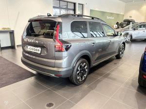 Pelēks Dacia Jogger 2026 Viļņa, ar dzinēja tilpumu 1.79 L un nobraukumu 1 tūkst. km par 26640 €, foto 2 vietnē AUTOMOTO.COM.LV
