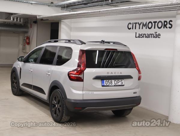 Grey Dacia Jogger 2022 in Tallinn, with an engine capacity of 1.00 L and mileage of 93 thousand km for 12900 €, photo 3 on AUTOMOTO.COM.LV