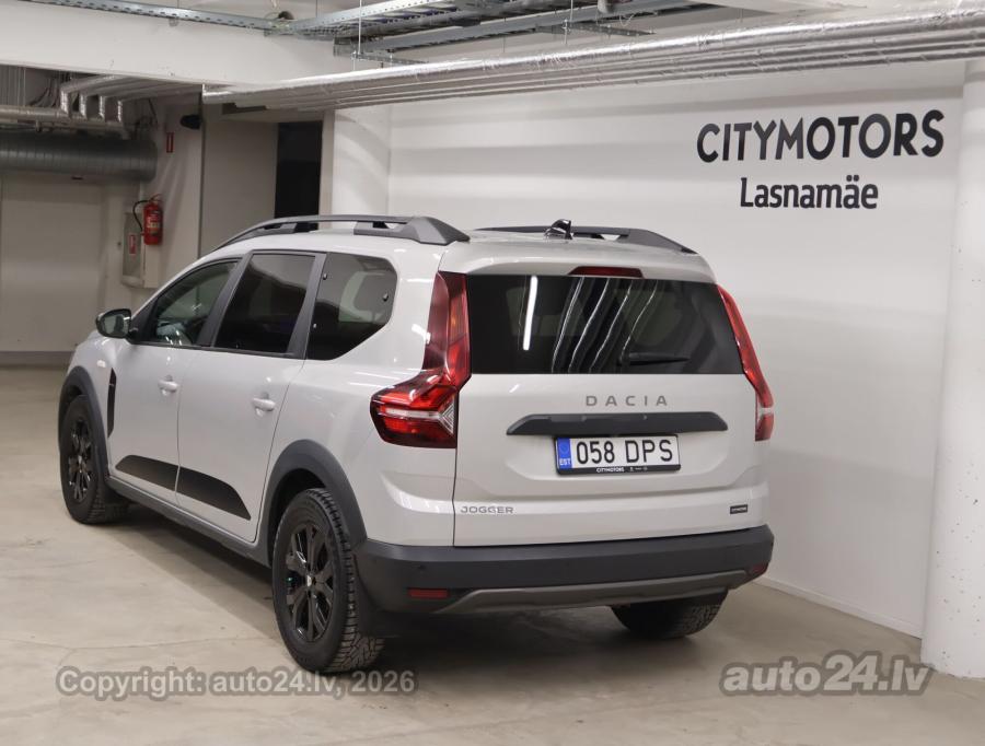Grey Dacia Jogger 2022 in Tallinn, with an engine capacity of 1.00 L and mileage of 93 thousand km for 12900 €, photo 4 on AUTOMOTO.COM.LV