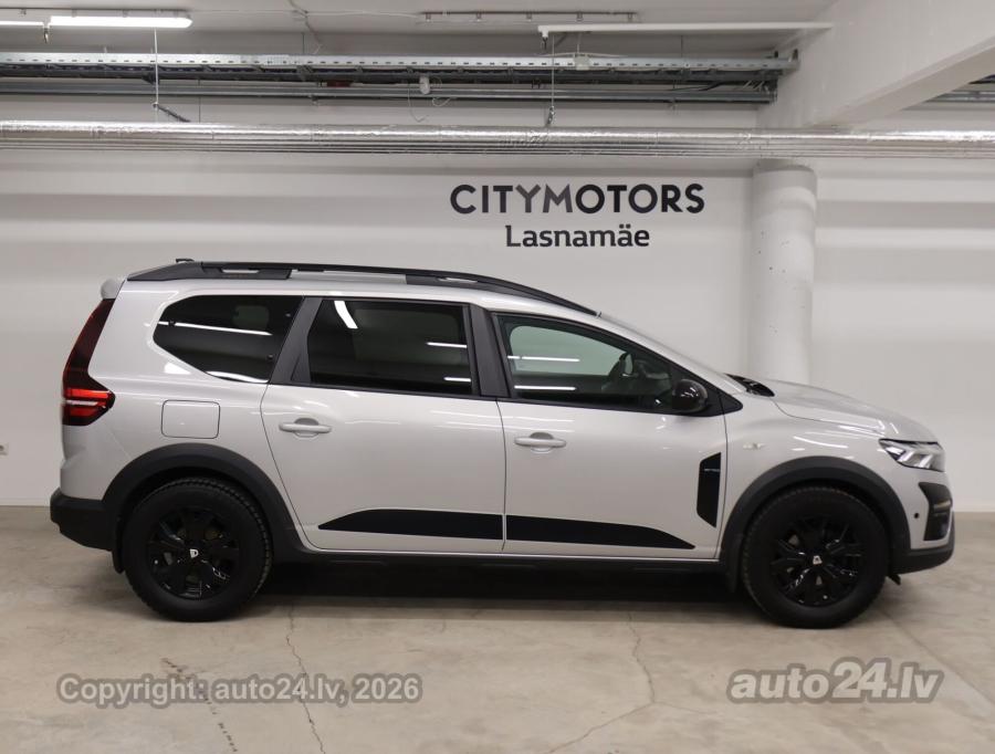 Grey Dacia Jogger 2022 in Tallinn, with an engine capacity of 1.00 L and mileage of 93 thousand km for 12900 €, photo 6 on AUTOMOTO.COM.LV