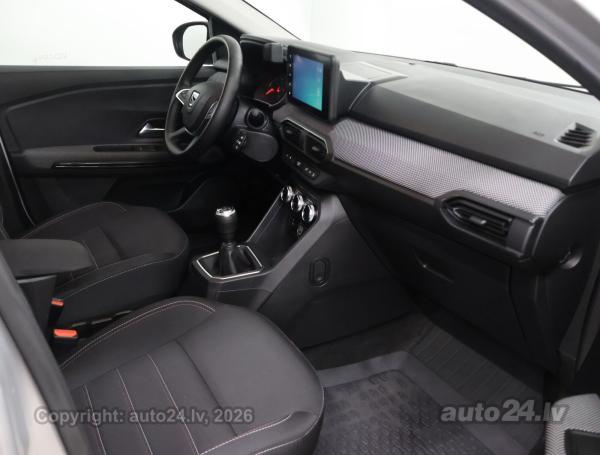 Grey Dacia Jogger 2022 in Tallinn, with an engine capacity of 1.00 L and mileage of 93 thousand km for 12900 €, photo 9 on AUTOMOTO.COM.LV
