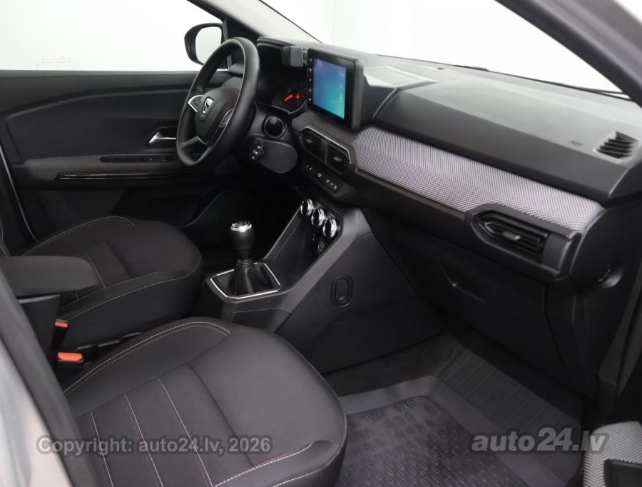 Grey Dacia Jogger 2022 in Tallinn, with an engine capacity of 1.00 L and mileage of 93 thousand km for 12900 €, photo 10 on AUTOMOTO.COM.LV