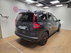 Pelēks Dacia Jogger 2022 Tallina, ar dzinēja tilpumu 1.00 L un nobraukumu 32 tūkst. km par 14300 €, foto 7 vietnē AUTOMOTO.COM.LV