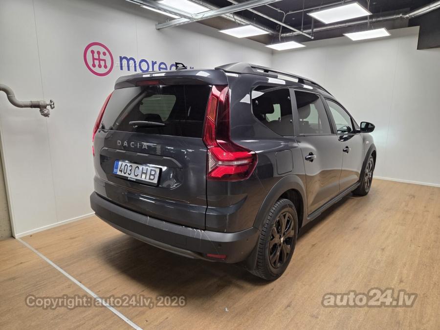 Pelēks Dacia Jogger 2022 Tallina, ar dzinēja tilpumu 1.00 L un nobraukumu 32 tūkst. km par 14300 €, foto 7 vietnē AUTOMOTO.COM.LV
