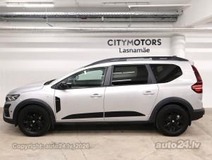 Grey Dacia Jogger 2022 in Tallinn, with an engine capacity of 1.00 L and mileage of 93 thousand km for 12490 €, photo 3 on AUTOMOTO.COM.LV
