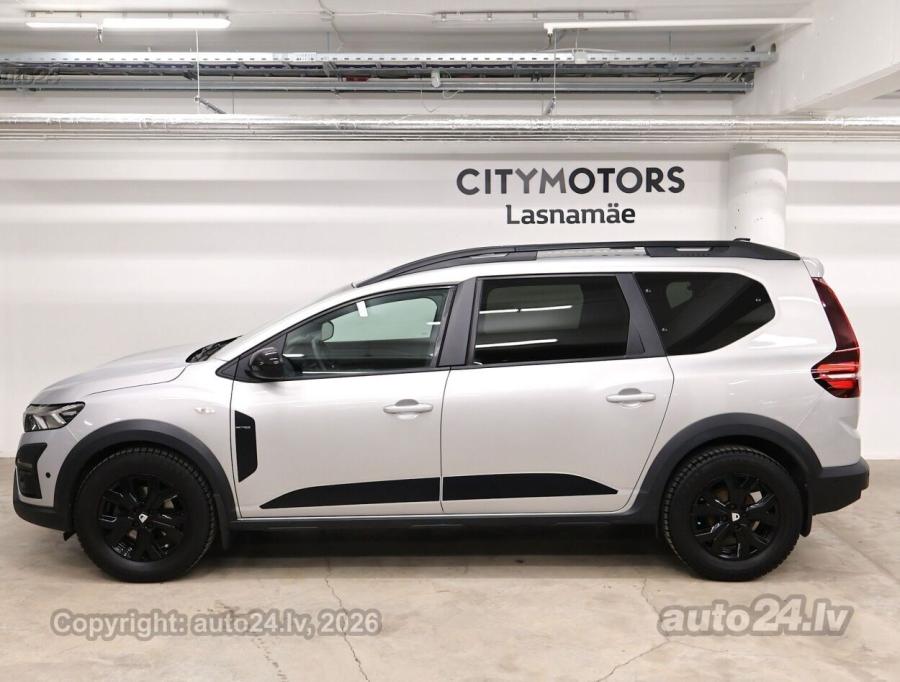 Grey Dacia Jogger 2022 in Tallinn, with an engine capacity of 1.00 L and mileage of 93 thousand km for 12490 €, photo 3 on AUTOMOTO.COM.LV