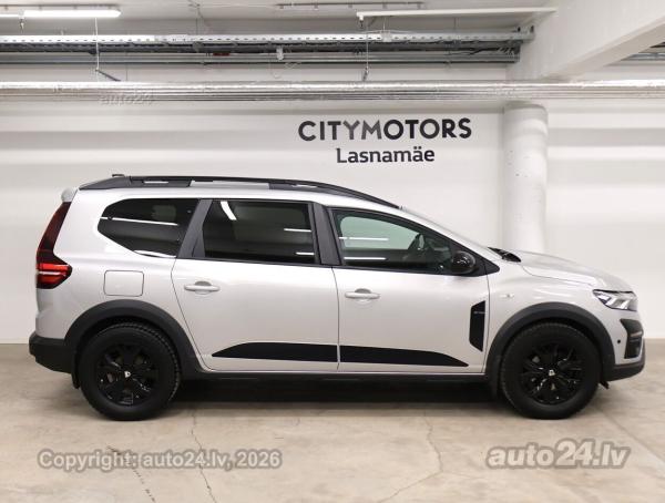 Grey Dacia Jogger 2022 in Tallinn, with an engine capacity of 1.00 L and mileage of 93 thousand km for 12490 €, photo 5 on AUTOMOTO.COM.LV