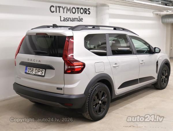 Grey Dacia Jogger 2022 in Tallinn, with an engine capacity of 1.00 L and mileage of 93 thousand km for 12490 €, photo 6 on AUTOMOTO.COM.LV