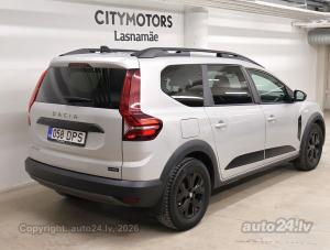 Grey Dacia Jogger 2022 in Tallinn, with an engine capacity of 1.00 L and mileage of 93 thousand km for 12490 €, photo 7 on AUTOMOTO.COM.LV