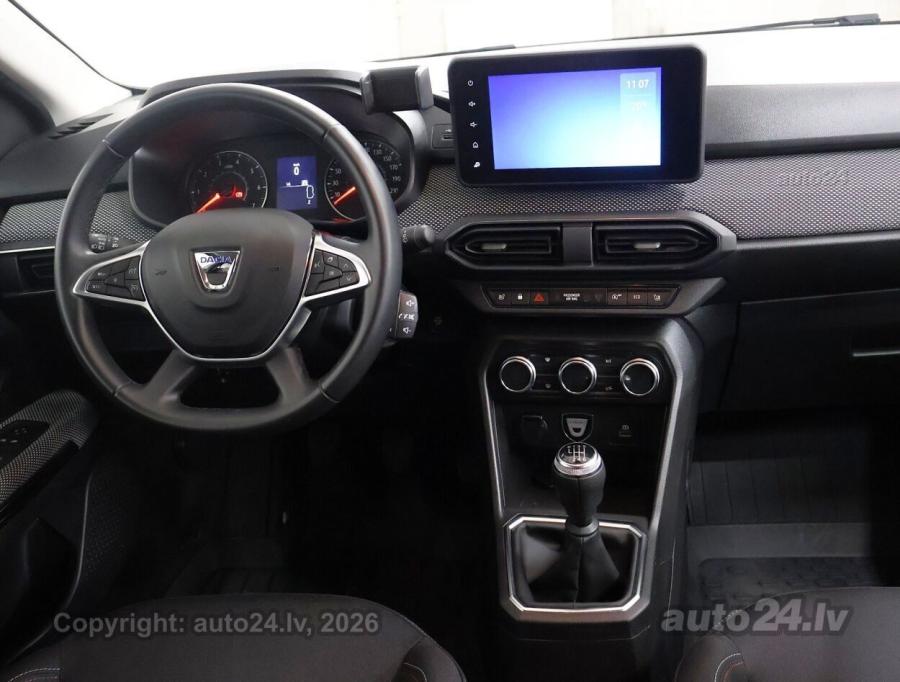 Grey Dacia Jogger 2022 in Tallinn, with an engine capacity of 1.00 L and mileage of 93 thousand km for 12490 €, photo 8 on AUTOMOTO.COM.LV