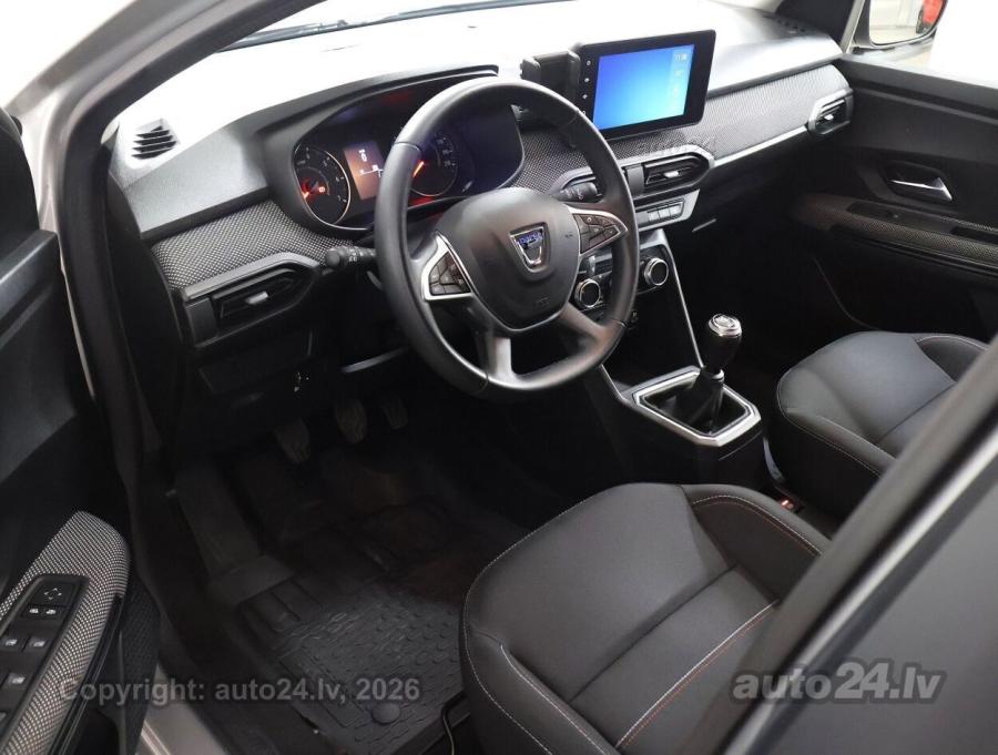 Grey Dacia Jogger 2022 in Tallinn, with an engine capacity of 1.00 L and mileage of 93 thousand km for 12490 €, photo 9 on AUTOMOTO.COM.LV