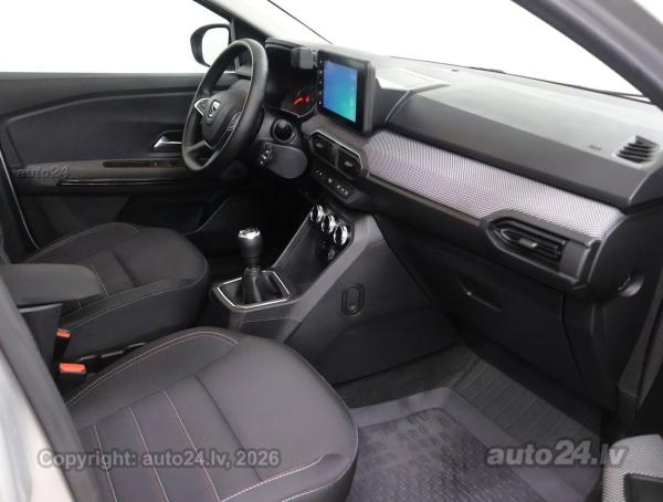 Grey Dacia Jogger 2022 in Tallinn, with an engine capacity of 1.00 L and mileage of 93 thousand km for 12490 €, photo 9 on AUTOMOTO.COM.LV